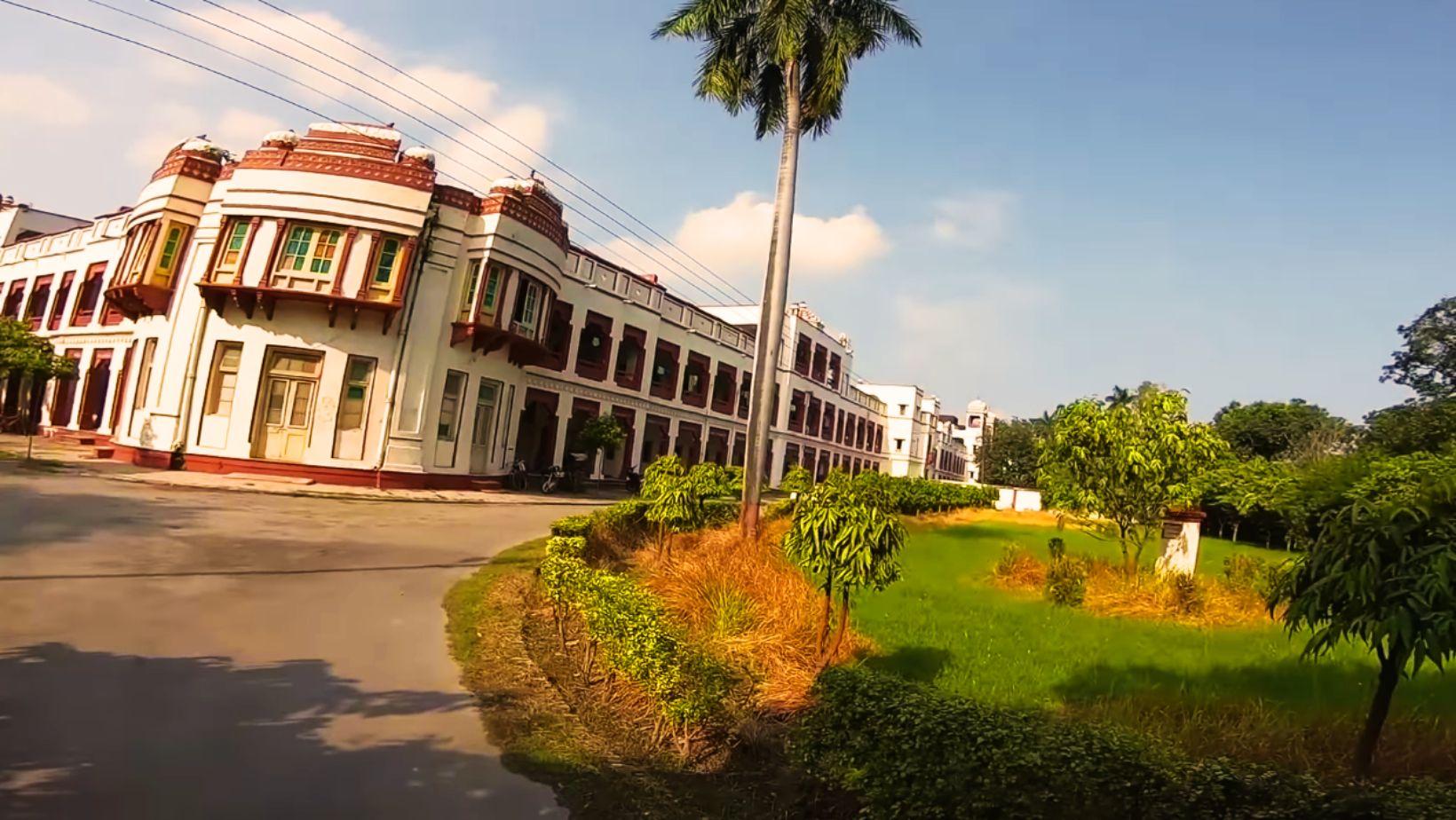 Banaras Hindu University: Courses and Fees, Address!