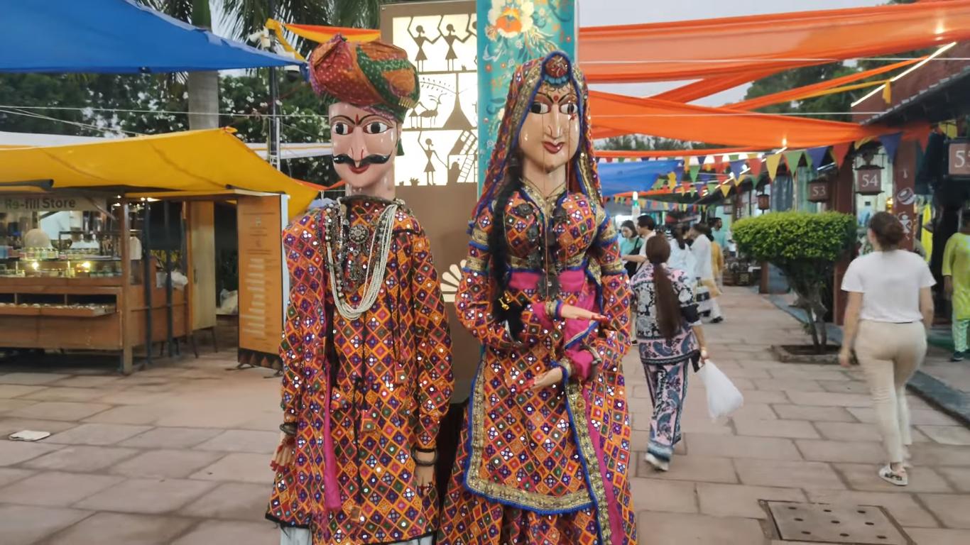 Top 10 Places to Visit in Delhi with Friends!