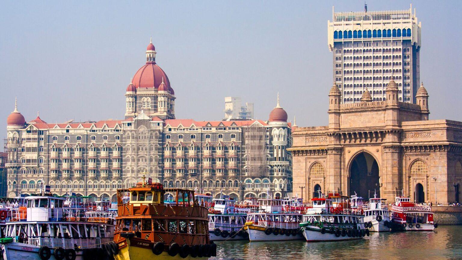 Marine Drive in Mumbai: Location, Visit Timings, Entry Fees!