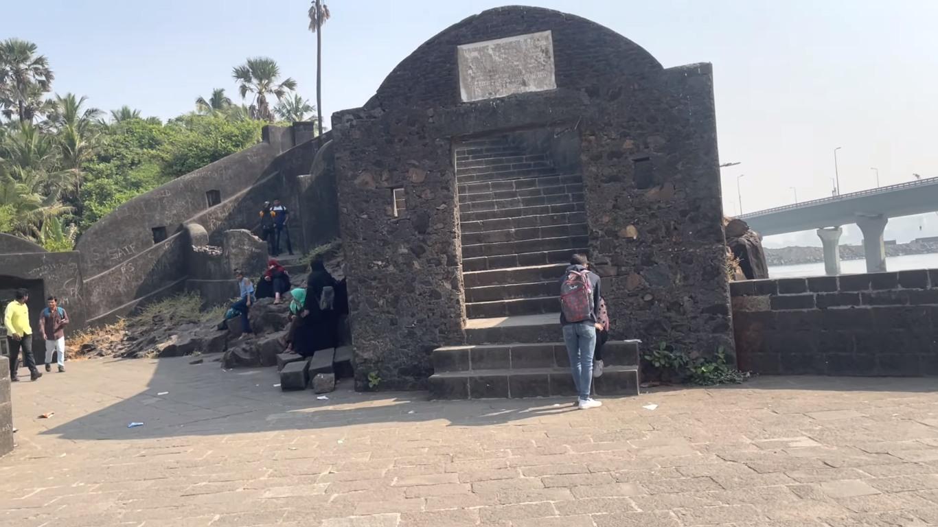 Bandra Fort: History, Timings, Entry Fee, Location!