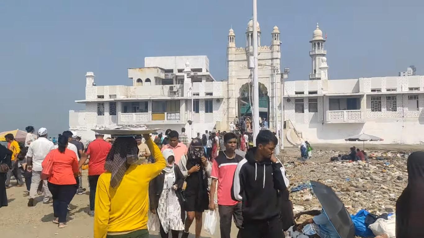 Haji Ali Dargah: History, Entry Fee, Timings, Location!
