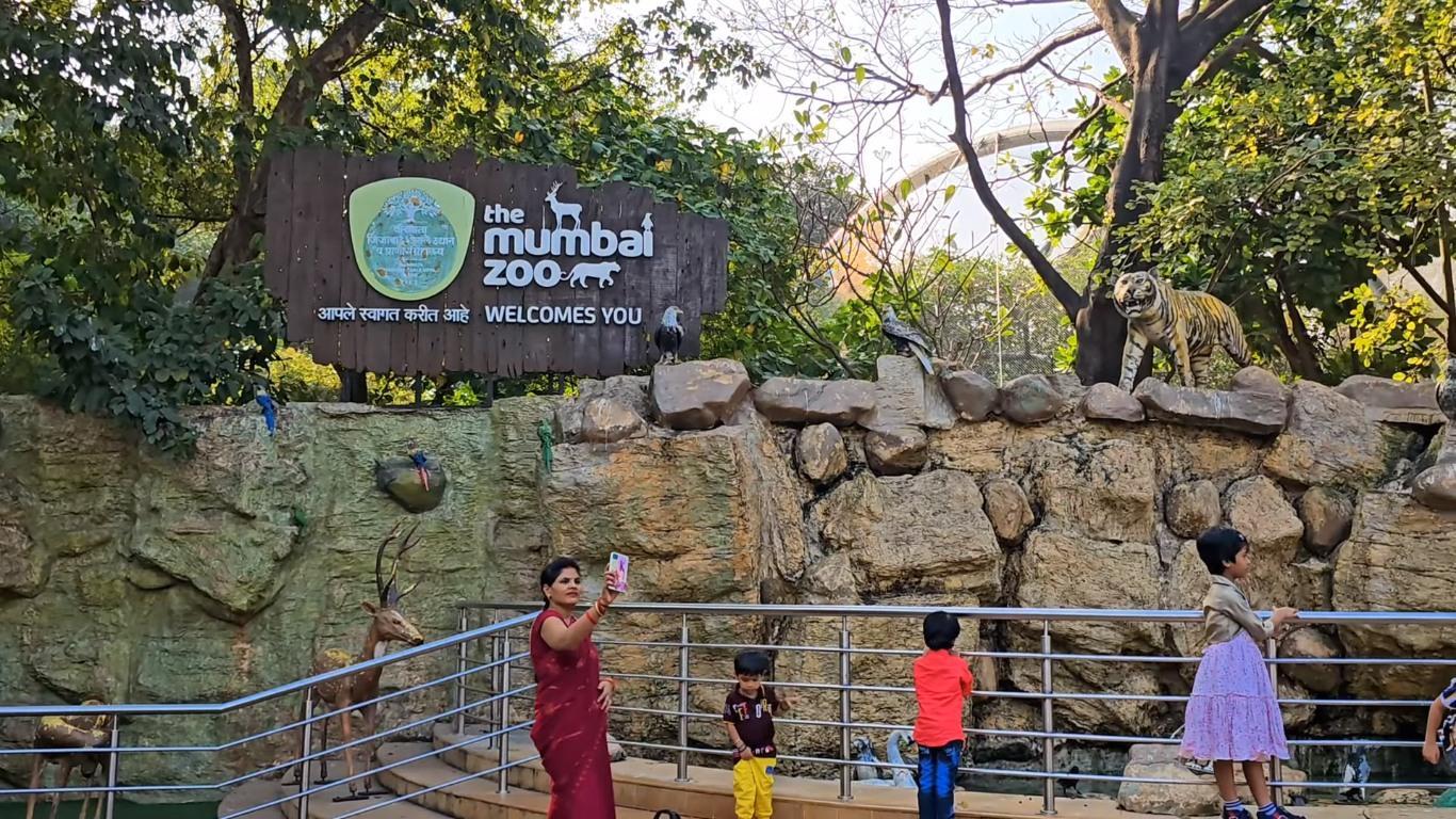 Veermata Jijabai Bhosale Botanical Udyan and Zoo: Timings & Entry Fee!