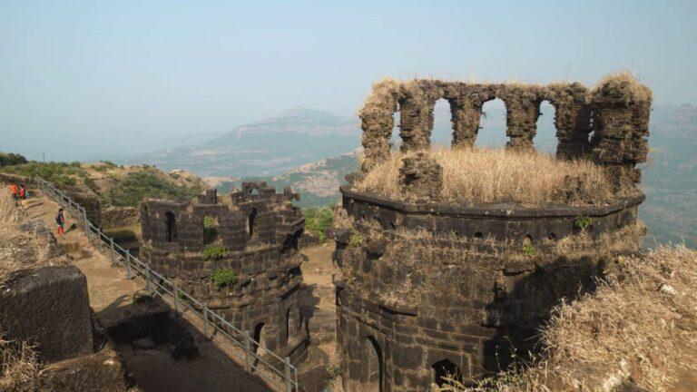 Raigad Fort: History, Timings, Photos, Ropeway Booking!