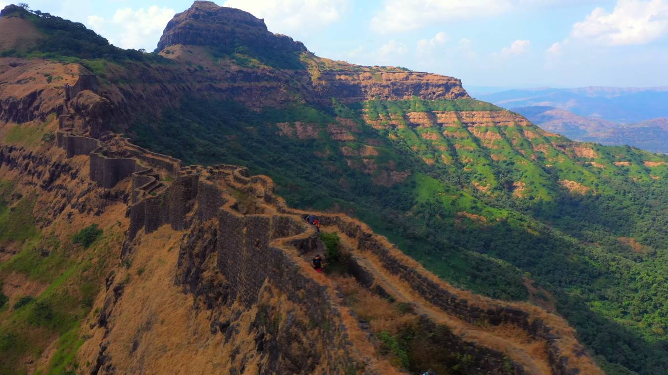 Raigad Fort: History, Timings, Photos, Ropeway Booking!