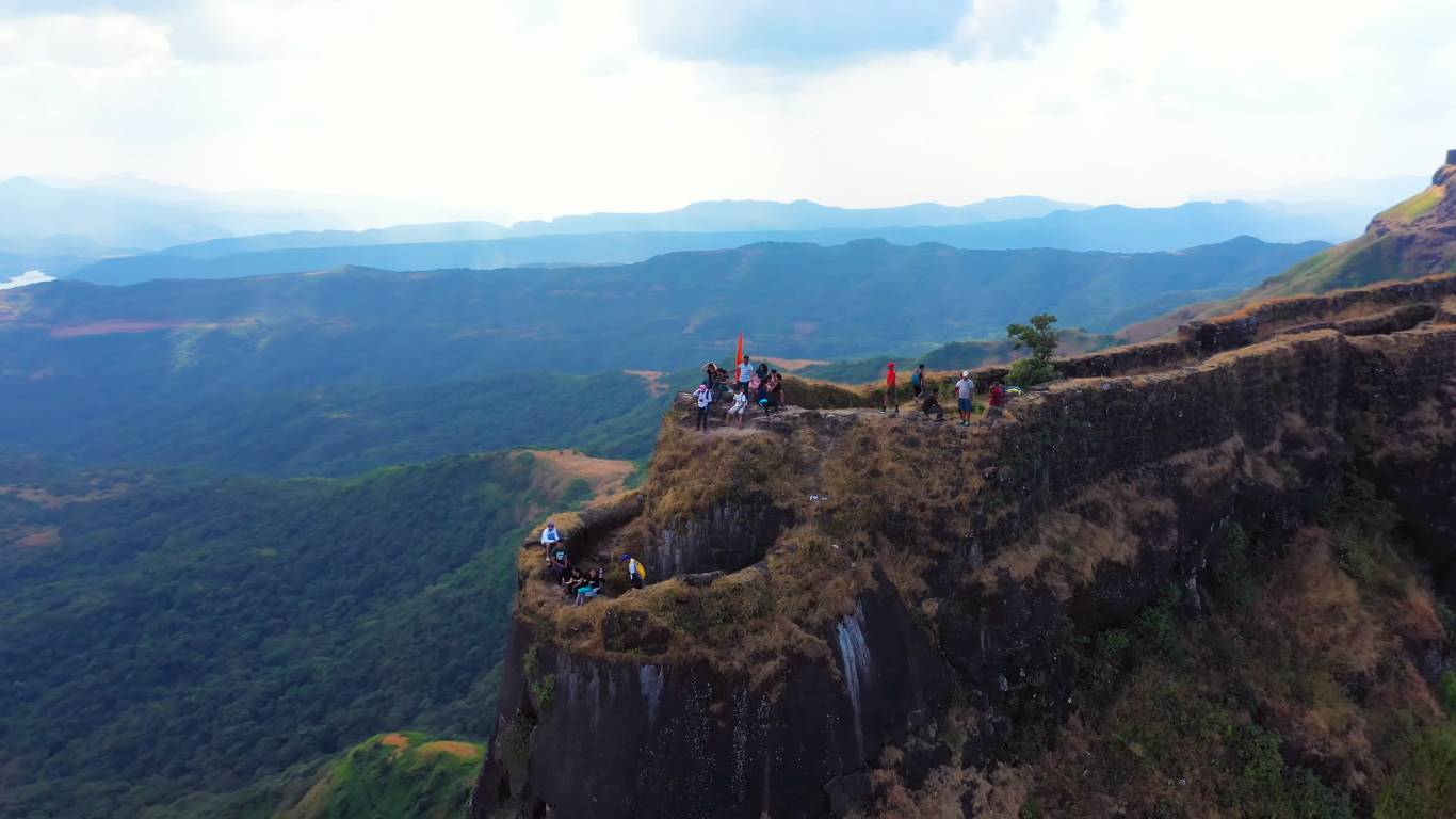 Raigad Fort: History, Timings, Photos, Ropeway Booking!