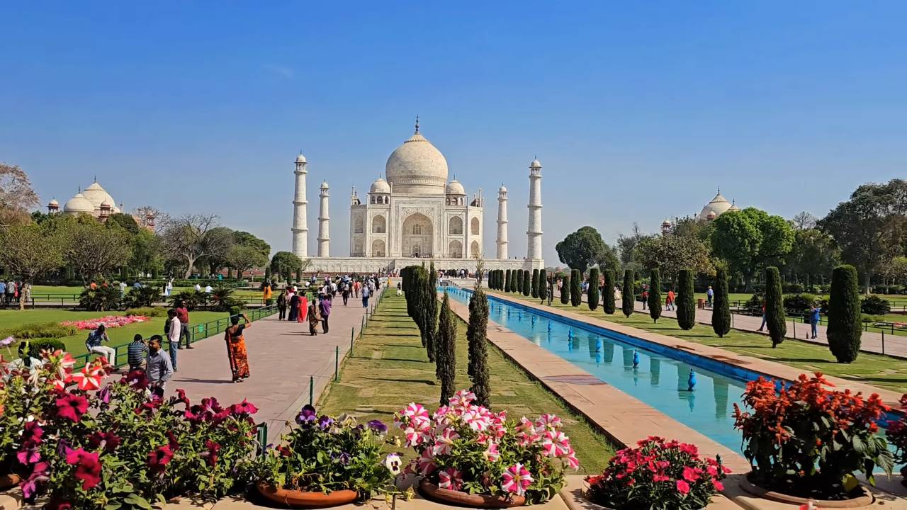 How to Visit the Taj Mahal from Delhi by Train?