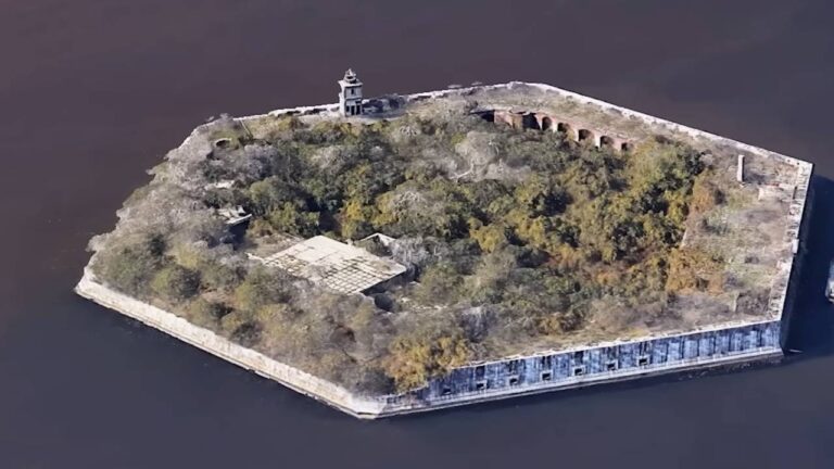 Fort Carroll: Directions, Entry Info & Best Viewing Spots - CityBit Travel