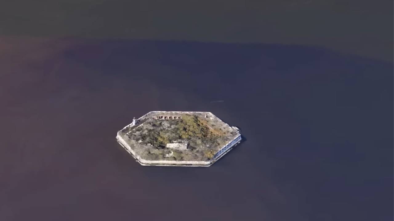 Fort Carroll: Directions, Entry Info & Best Viewing Spots - CityBit Travel