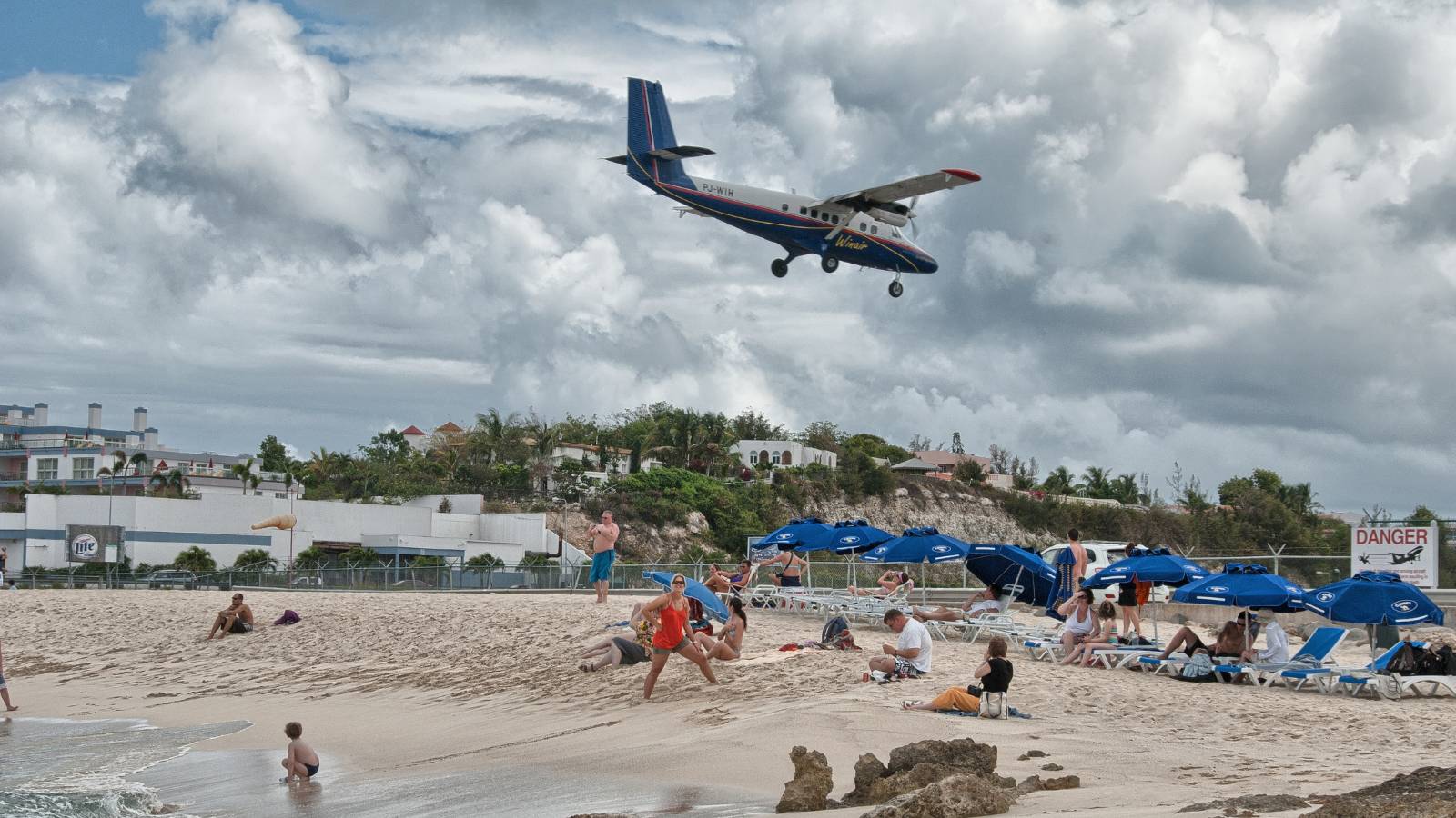 Maho Beach: Spot Where Planes Roar Just Above Your Head - CityBit Travel