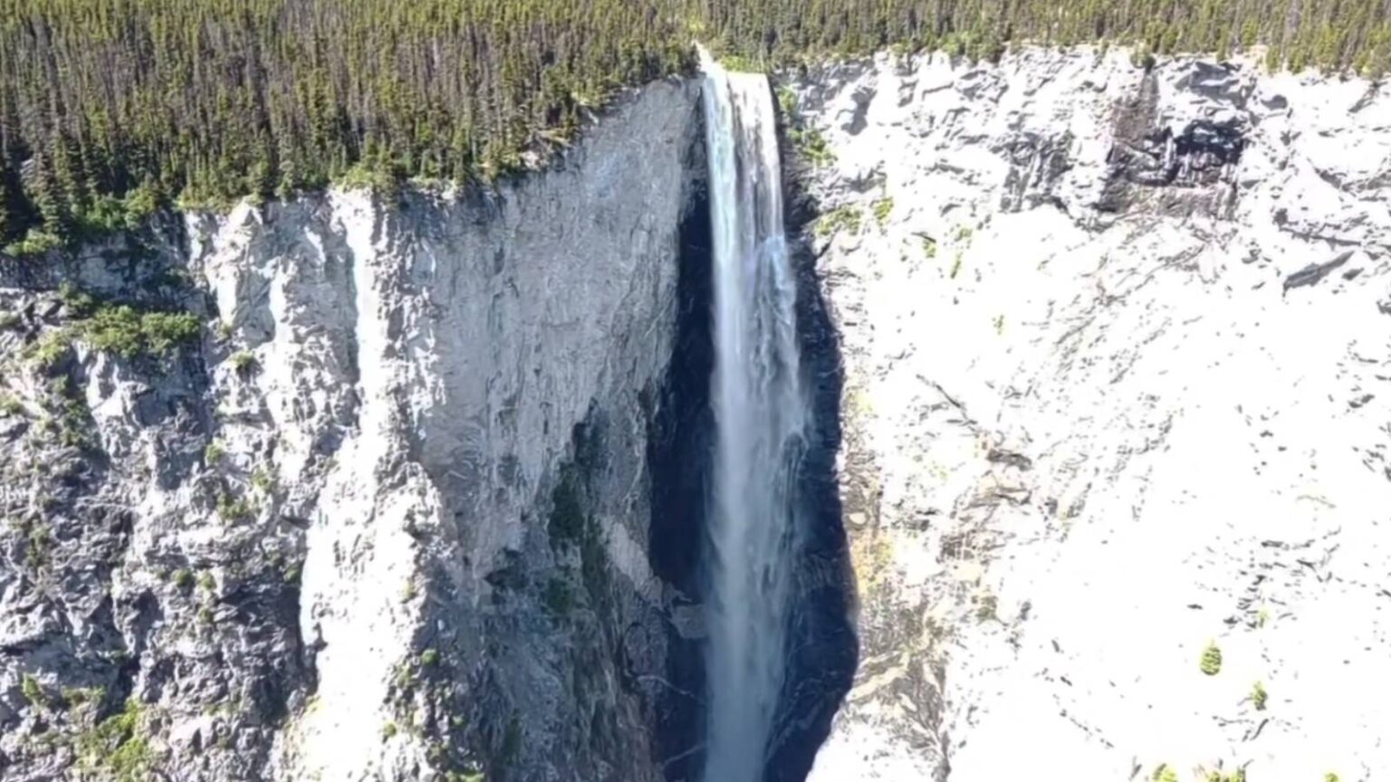 Tallest Waterfalls in Canada: Full List, Locations, and Hidden Facts ...